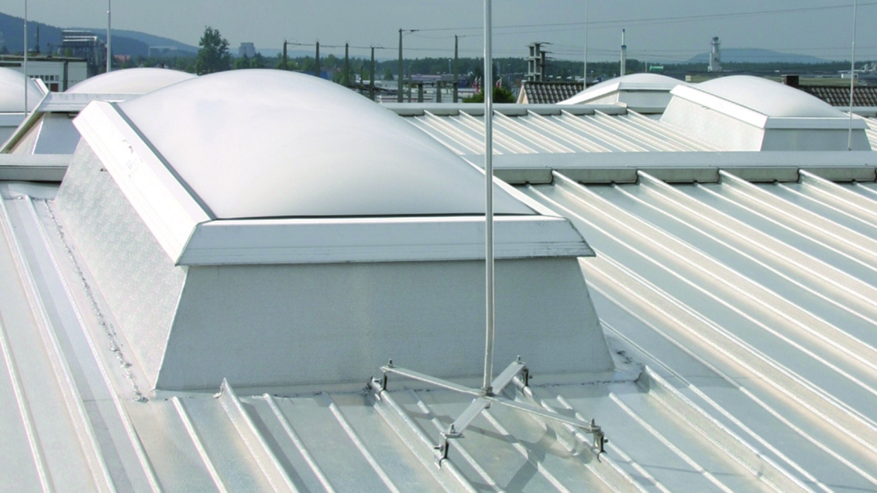 Instalación de pararrayos 🥇: ¿Quién decide proteger contra rayos?